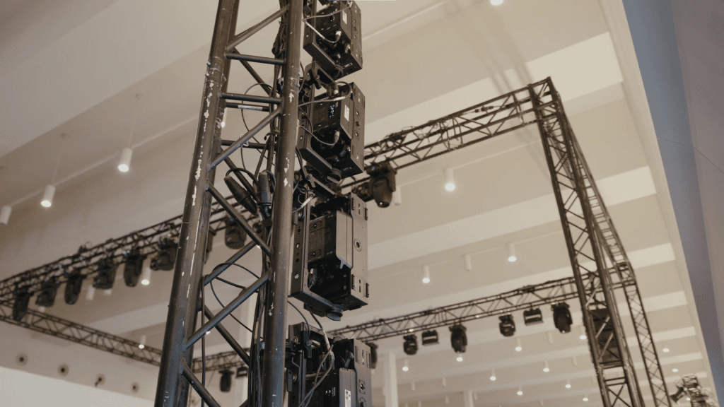 Escenarios y estructuras Truss - Haz un evento único en 2025